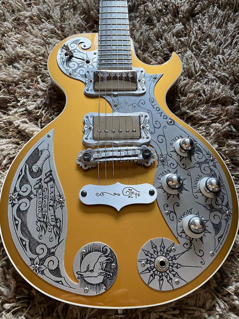 Teye Coyote (prototype) Namm 2014 Guitar in Gold w/hardshell case ...
